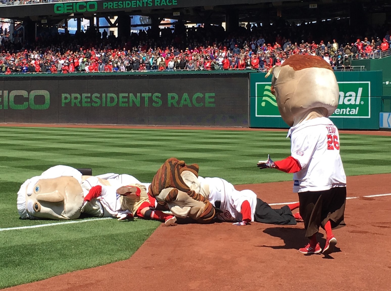On opening day, Teddy Roosevelt breaks presidents race losing streak ...