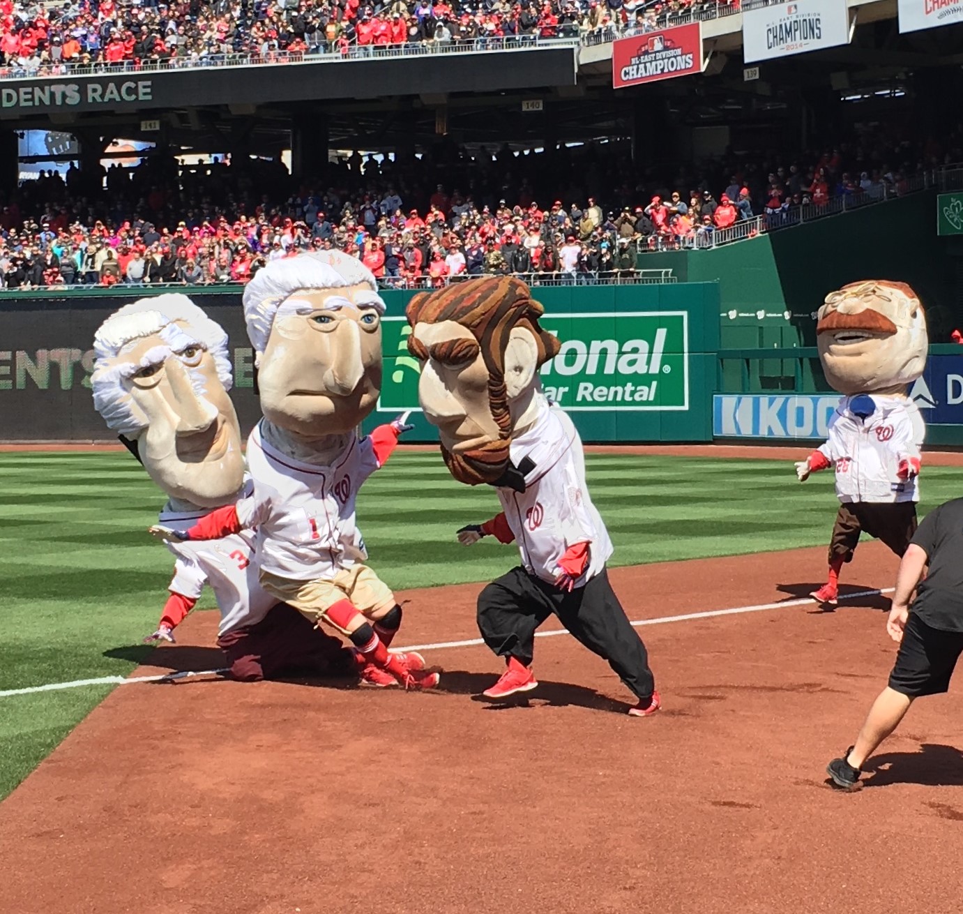 Presidents Race – LET TEDDY WIN